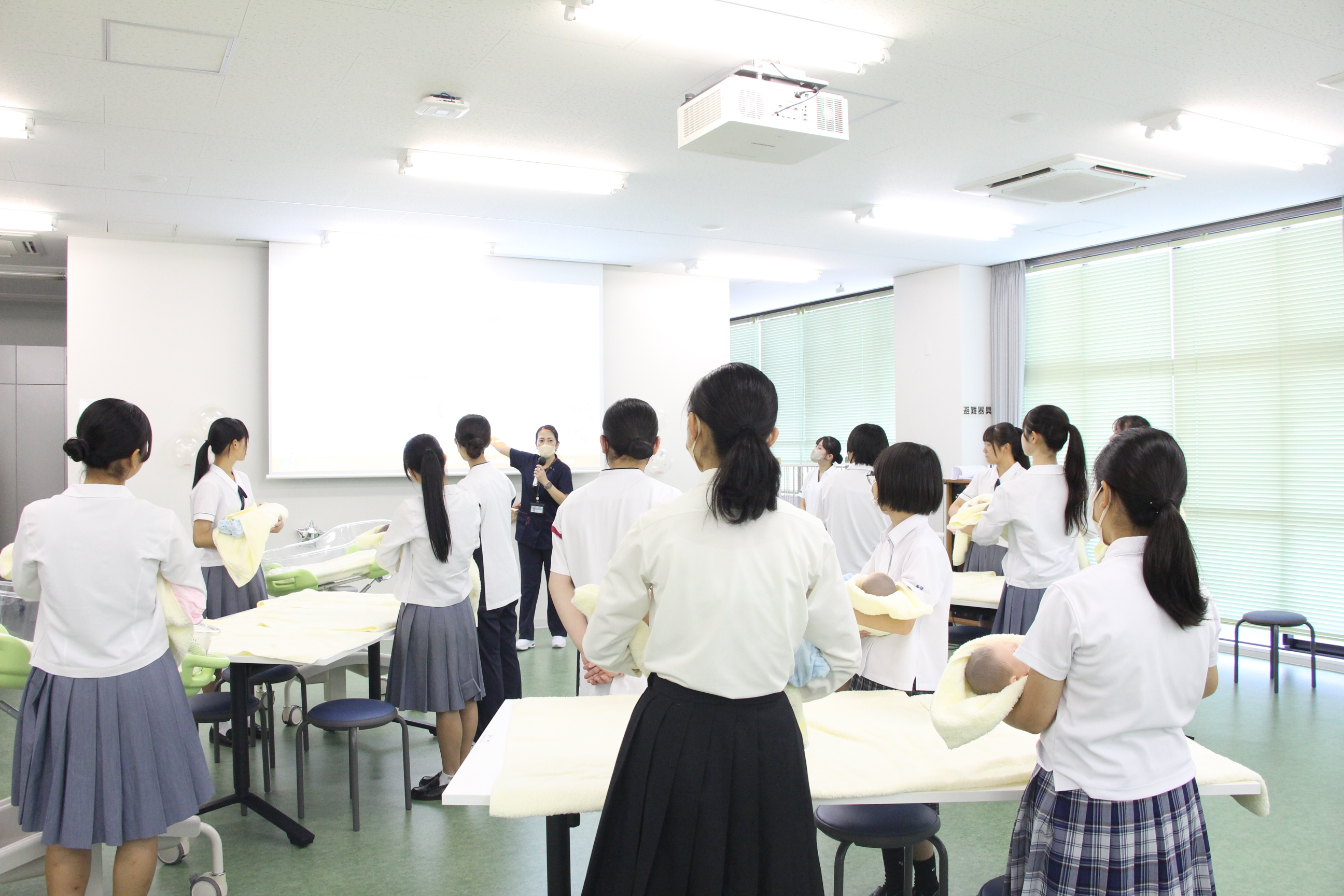 看護学部 夏のオープンキャンパス｜看護学部｜IUK NEWS｜鹿児島国際大学